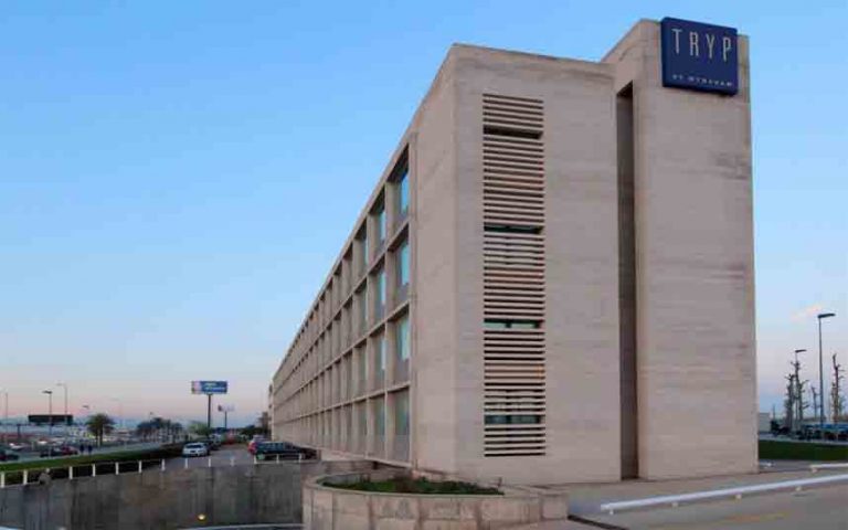 TRYP Barcelona Aeropuerto - Taxi Rapid BCN